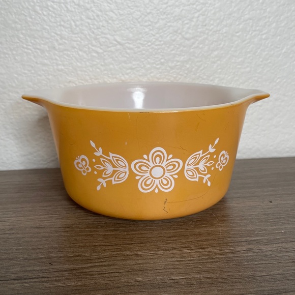 Pyrex | Kitchen | Pyrex Butterfly Gold 473b Qt Cinderella Casserole ...